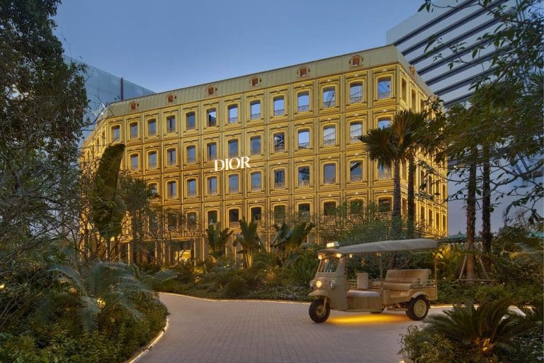 2025曼谷新地標｜迪奧黃金屋 Dior Gold House 與 Dior咖啡館 - 去泰國包車旅遊
